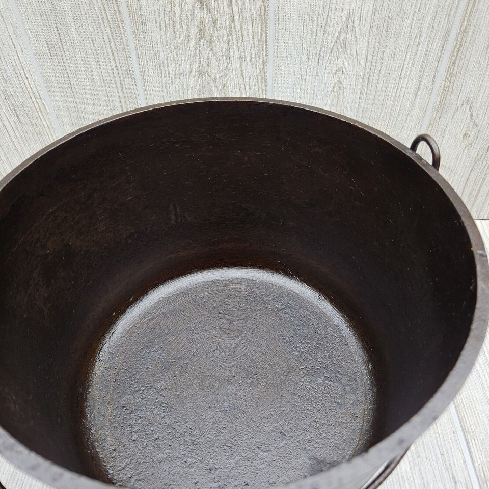 Flat Bottom Cast Iron Kettle Cowboy Bean Pot Cauldron Gate Mark Heat ...