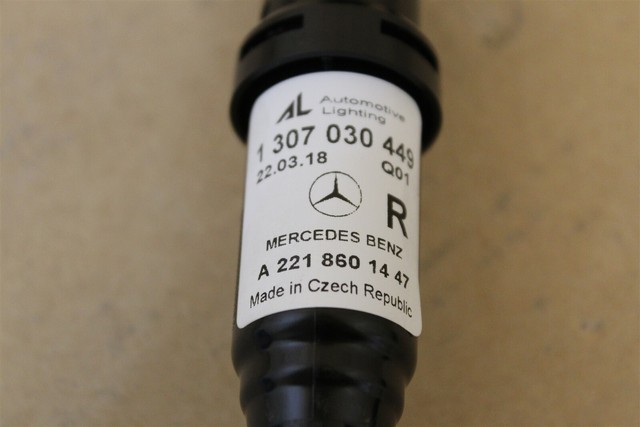 Mercedes-Benz S W221 2012 Headlight Washer Spray Nozzle A2218601447 ...