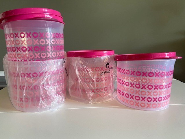 Tupperware mini canisters - set of 4 - pink lids - X's and O's | eBay