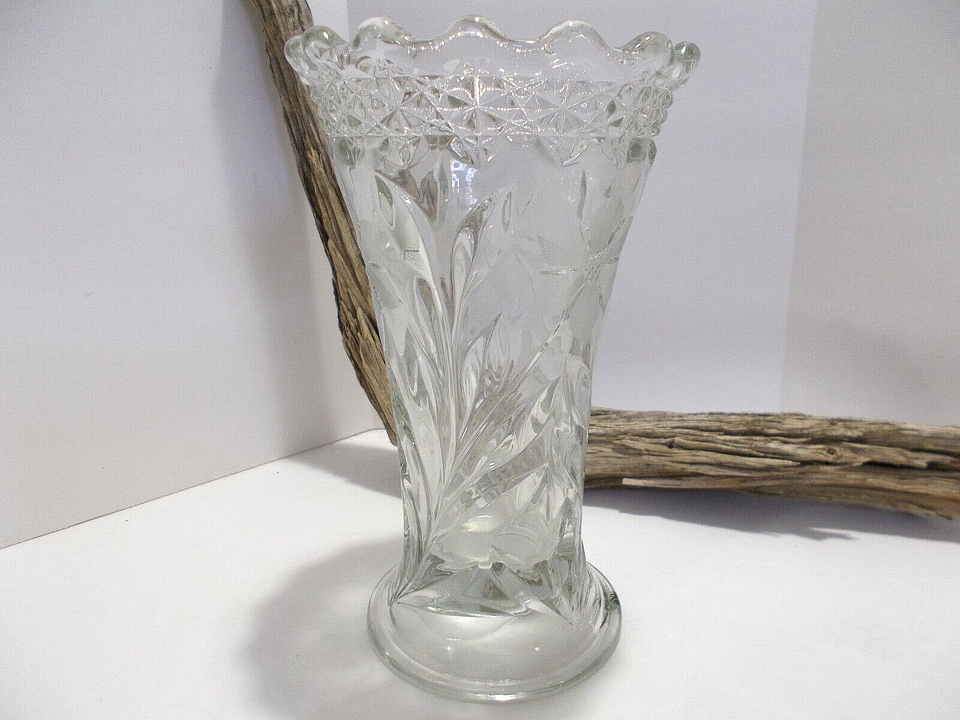 Vintage Elegant Glass Etched Flower Vase 5 7/8” Heavy Flower Glass Vase ...