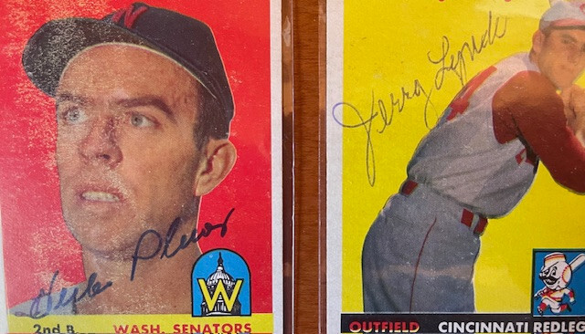 Lot of 8 Signed 1958 Topps Cards. Backs are damaged, signatures look ...