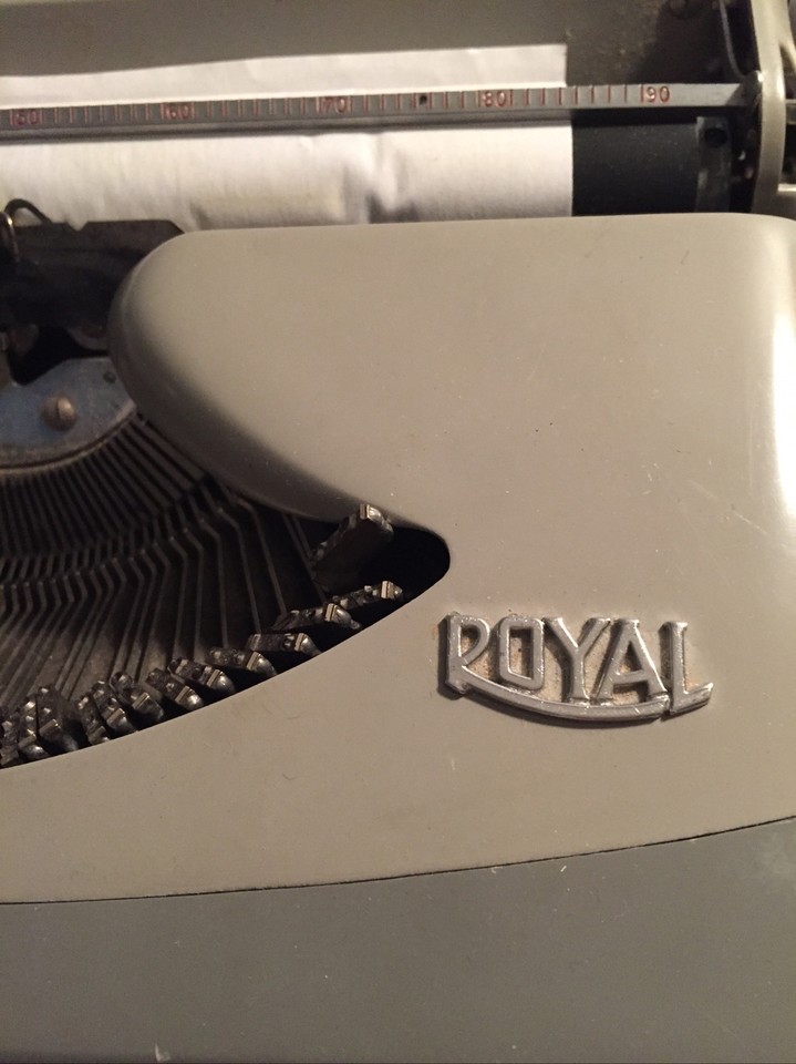 Vintage Royal Typewriter | eBay