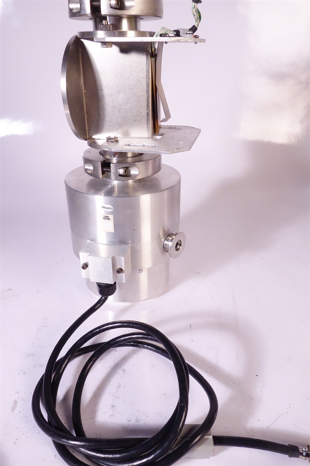 Kratos / Varian ? VAT ? Electron Gun / Detector Gas Analyzer Assembly ...
