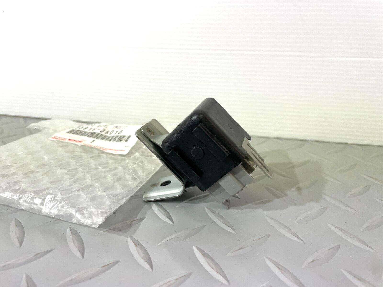Toyota GENUINE 4RUNNER FOR EFI CIRCUIT OPENING RELAY ASSEMBLY 85910 ...