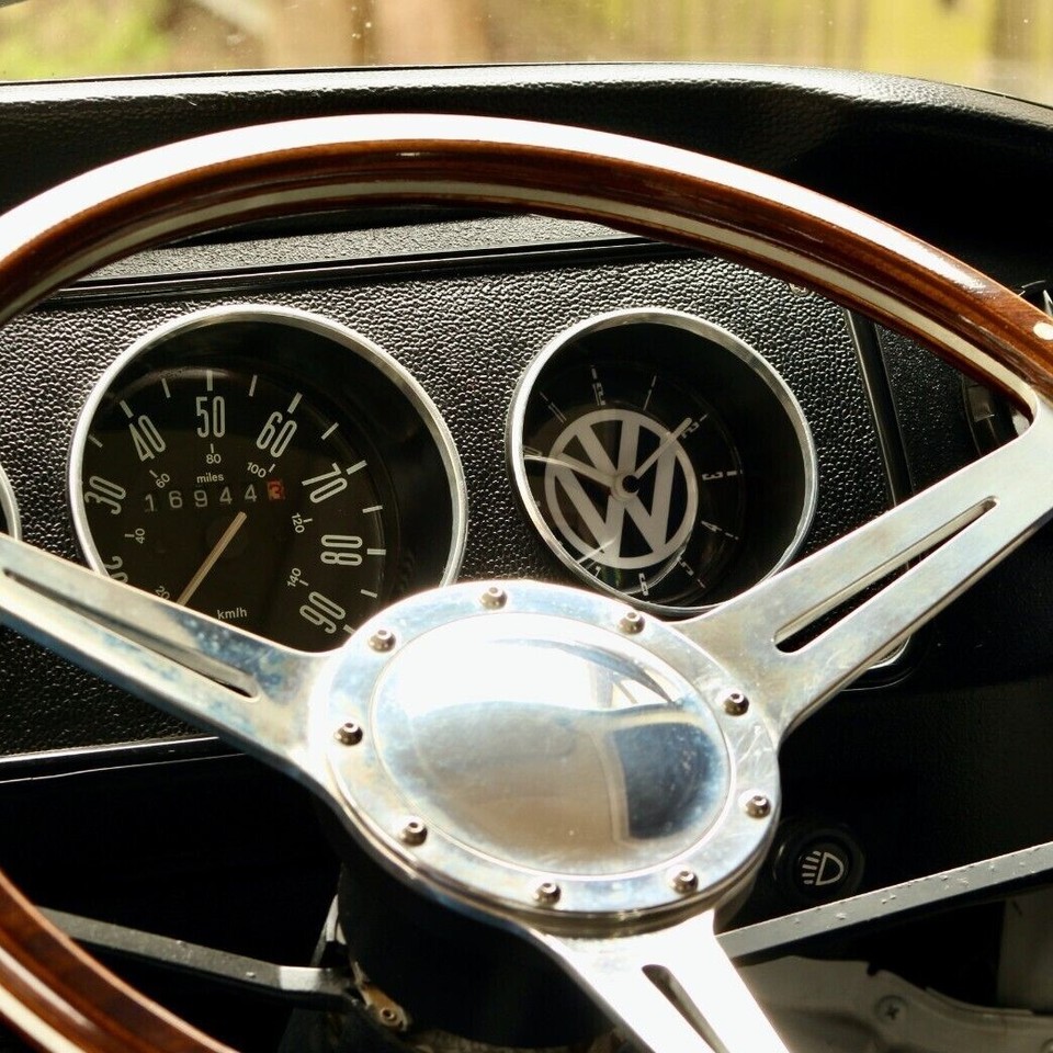 VW Volkswagen Type 2 T2 Late bay window classic campervan dashboard ...