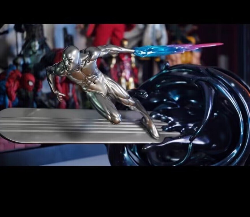 Hulk Vs Silver Surfer Statue