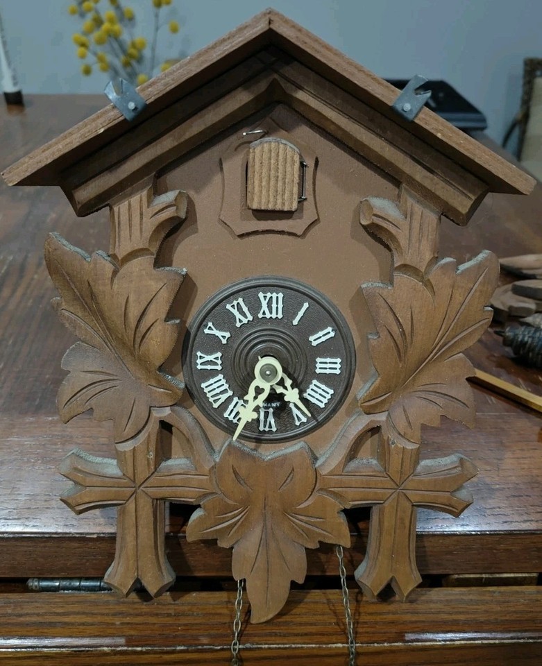 Vtg Black Forest Made In Germany Cuckoo Clock Wood Bird Acorn Chime ...