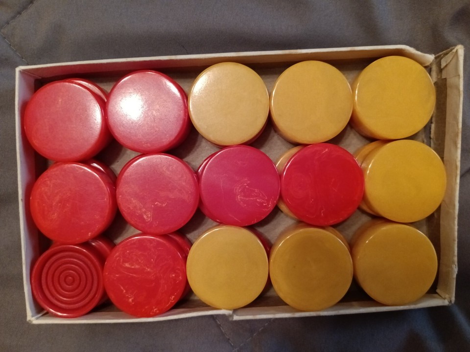 Vintage Catalin checker set in original box. 14 red and 15 white ...