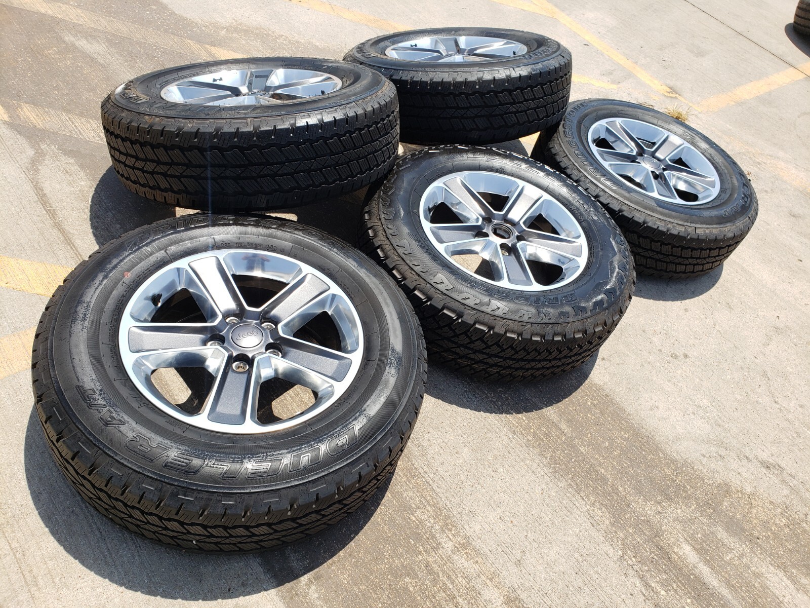 18" Jeep Wrangler Sahara Rubicon OEM wheels rims 9221 9255 tires A/T ...