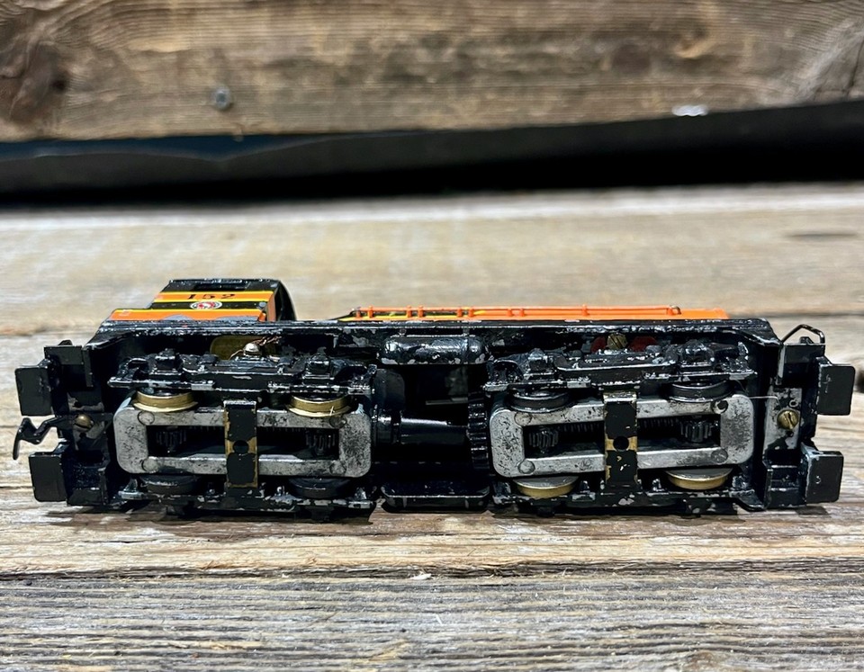 Model Railroading, Great Northern NW2 Switcher Locomotive 152, HO Scale ...