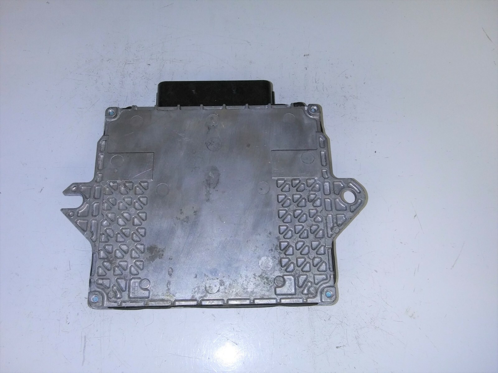 23751 EZ31A variable valve module 2016-2019 Infiniti QX80 Armada or ...