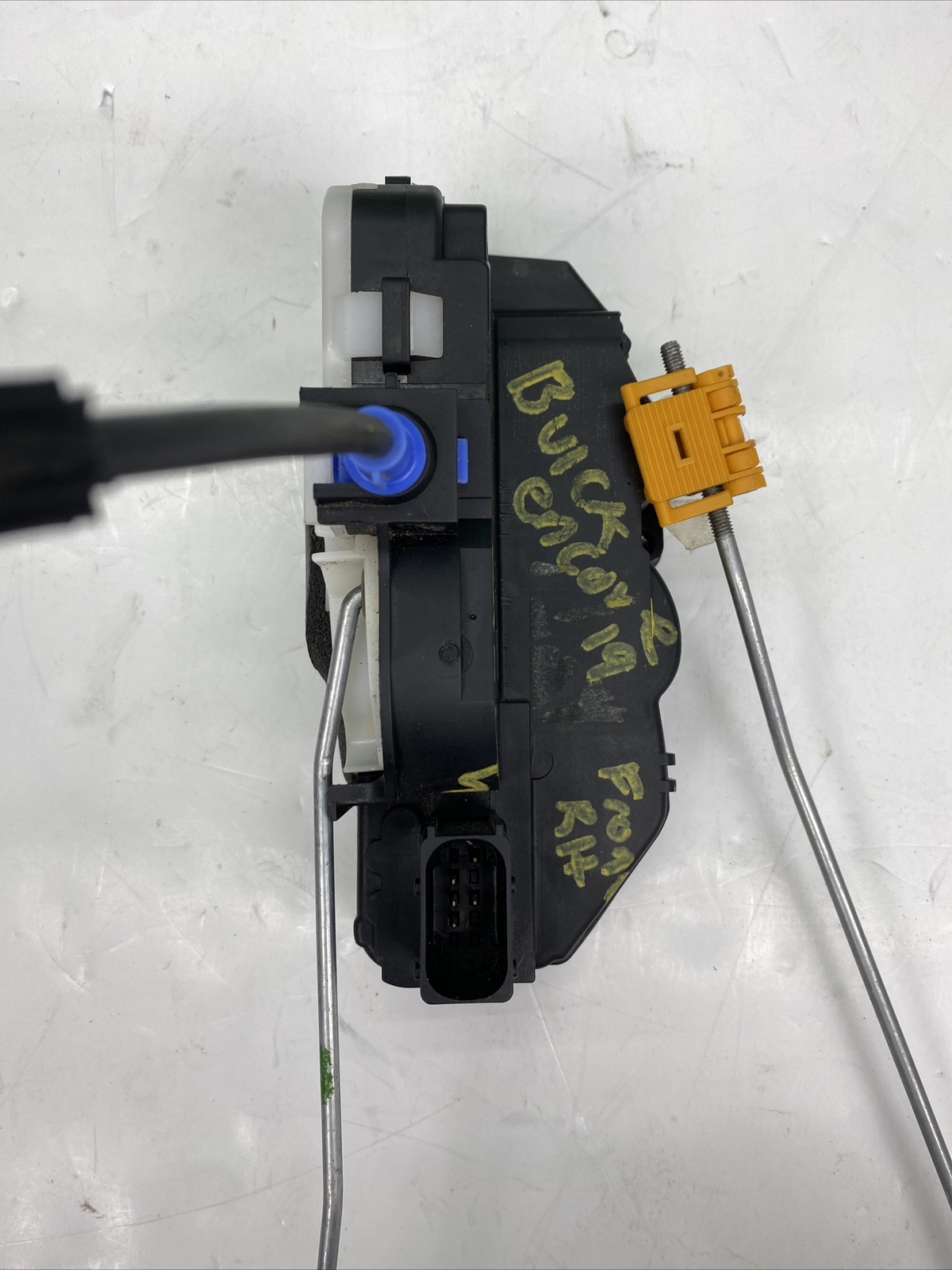 2017-2019 Buick Encore Front Right Passenger Side Door Lock Latch ...