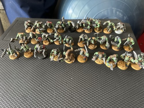 Warhammer 40K Ork Boys. 30 Models Old Size Bases And Models | eBay