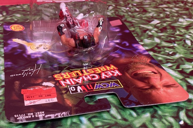 1998 ToyBiz WCW NWO Macho Man Randy Savage Keychain Wrestlers WWE ...