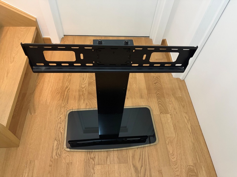 Samsung UE32C6000 81.3 cm (32") Full HD Black + TV stand, very good ...