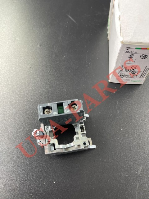 XB4BD21 Schneider Electric Selector Switch 2 Position Black Stay Put ...