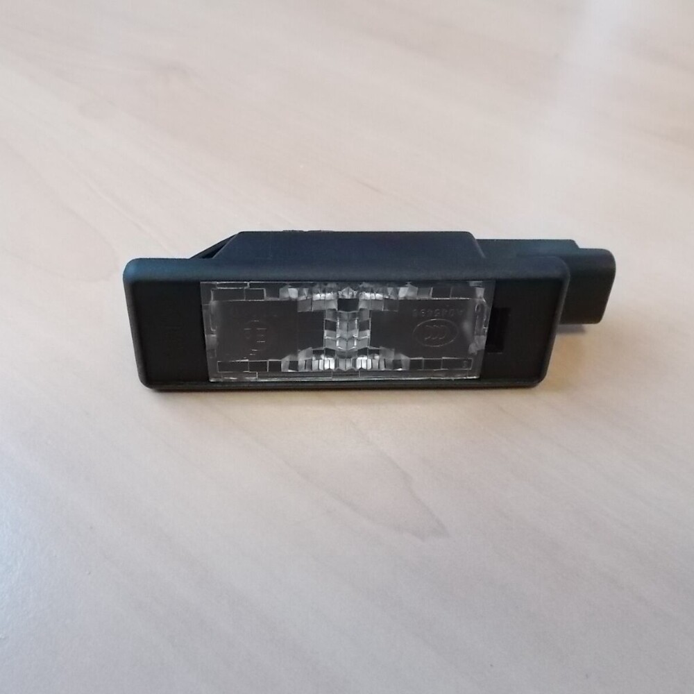 NUMBER PLATE LAMP for Peugeot 207/307/308/3008/407/508 Citroen C2/C3/C4 ...