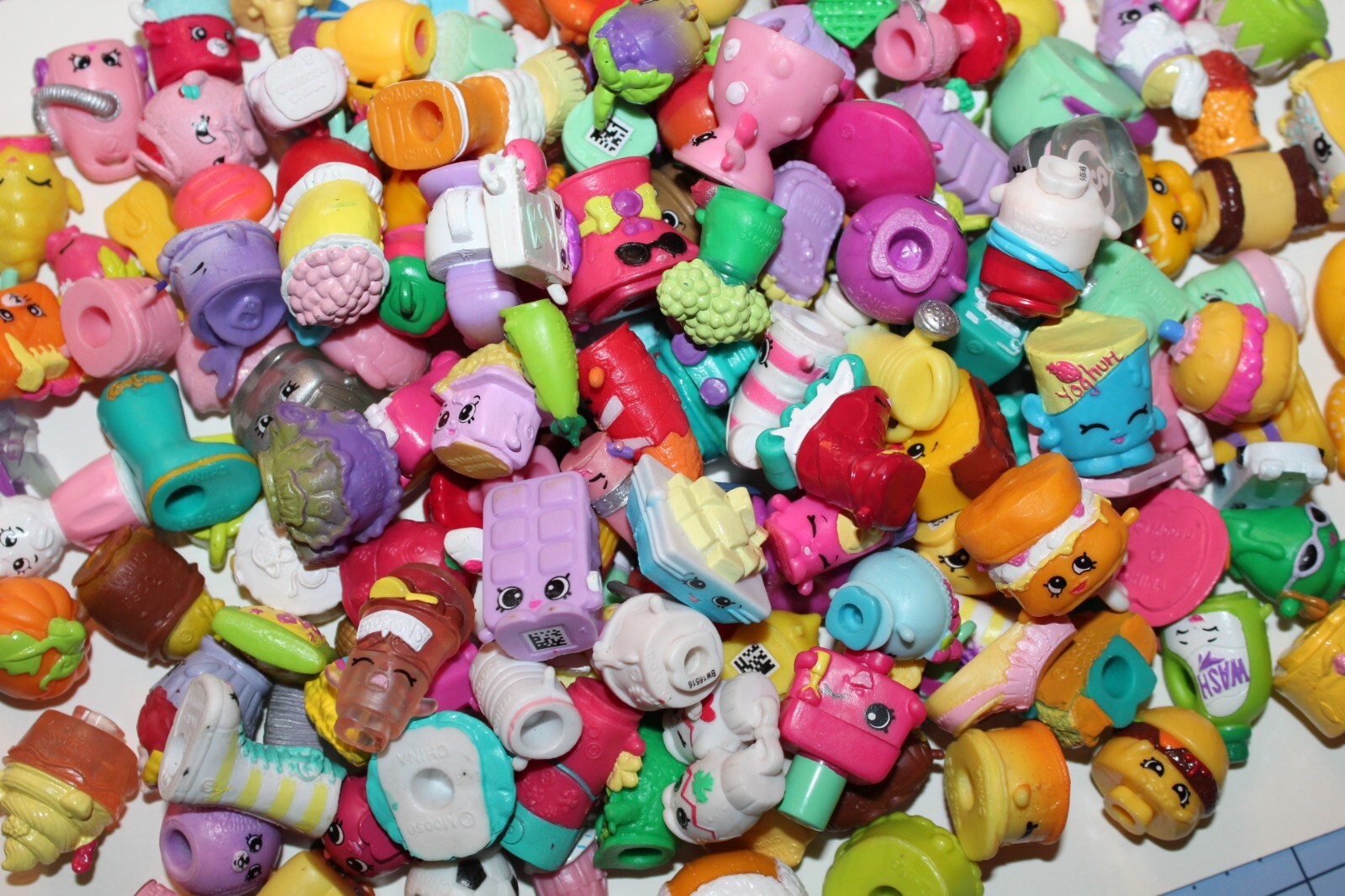 SHOPKIN Collectible Set (9) Random Shopkins LOT Mixed No Duplicates ...