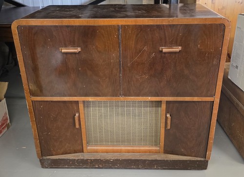 His Masters Voice Radiogram Record Player And Radio Garrard model A ...