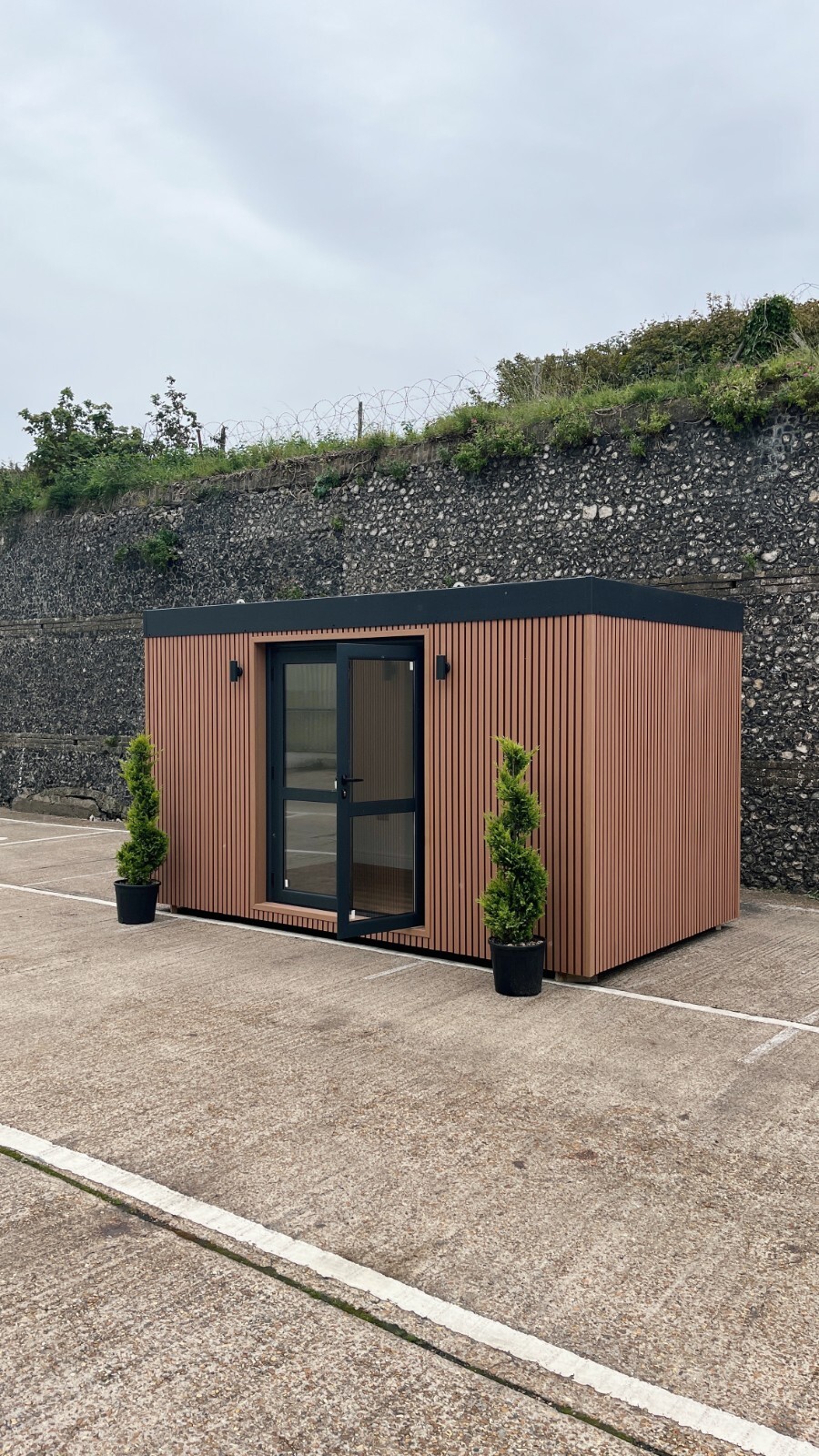 insulated modular office outbuilding garden room man cave pod 2.4x4 ...