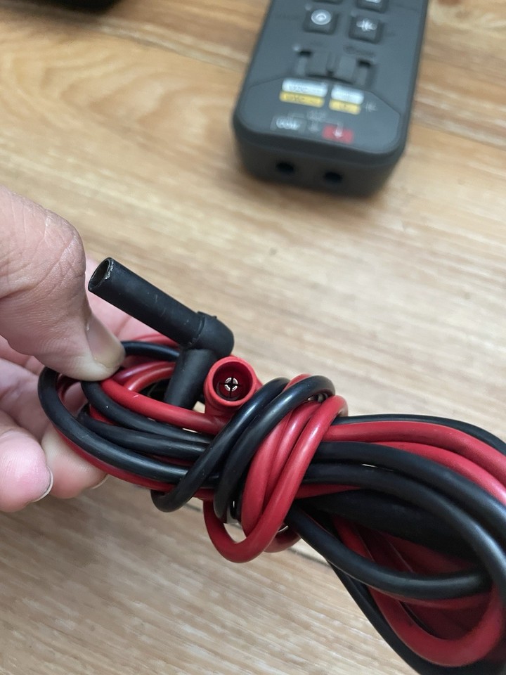 Fluke 12 Digital Handheld Multimeter with Leads 600V LoZ Free Shipping ...