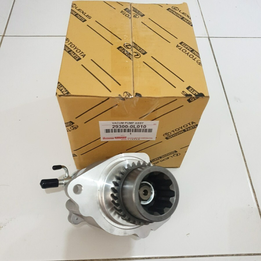FOR TOYOTA HILUX 3.0 BRAKE VACUUM PUMP NEW 29300-0L010 GENUINE | eBay