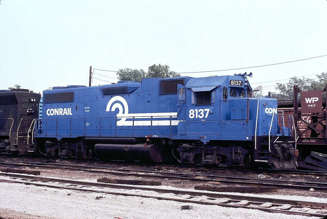 ConRail (CR) - GP38-2 - #8137 - Original 35mm Slide | eBay