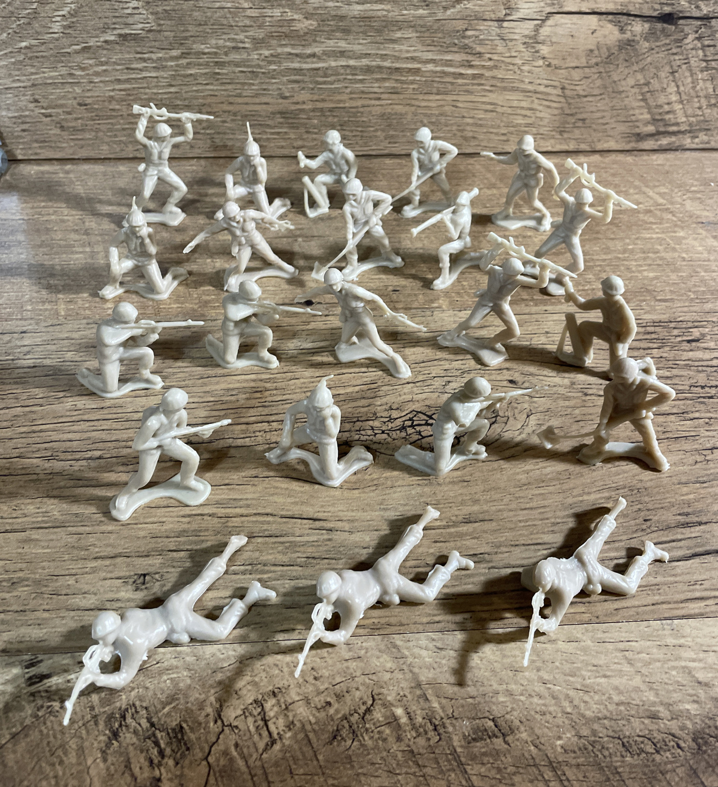 Lot Of 22 Tan Army Men Soldiers 2” Figures | eBay