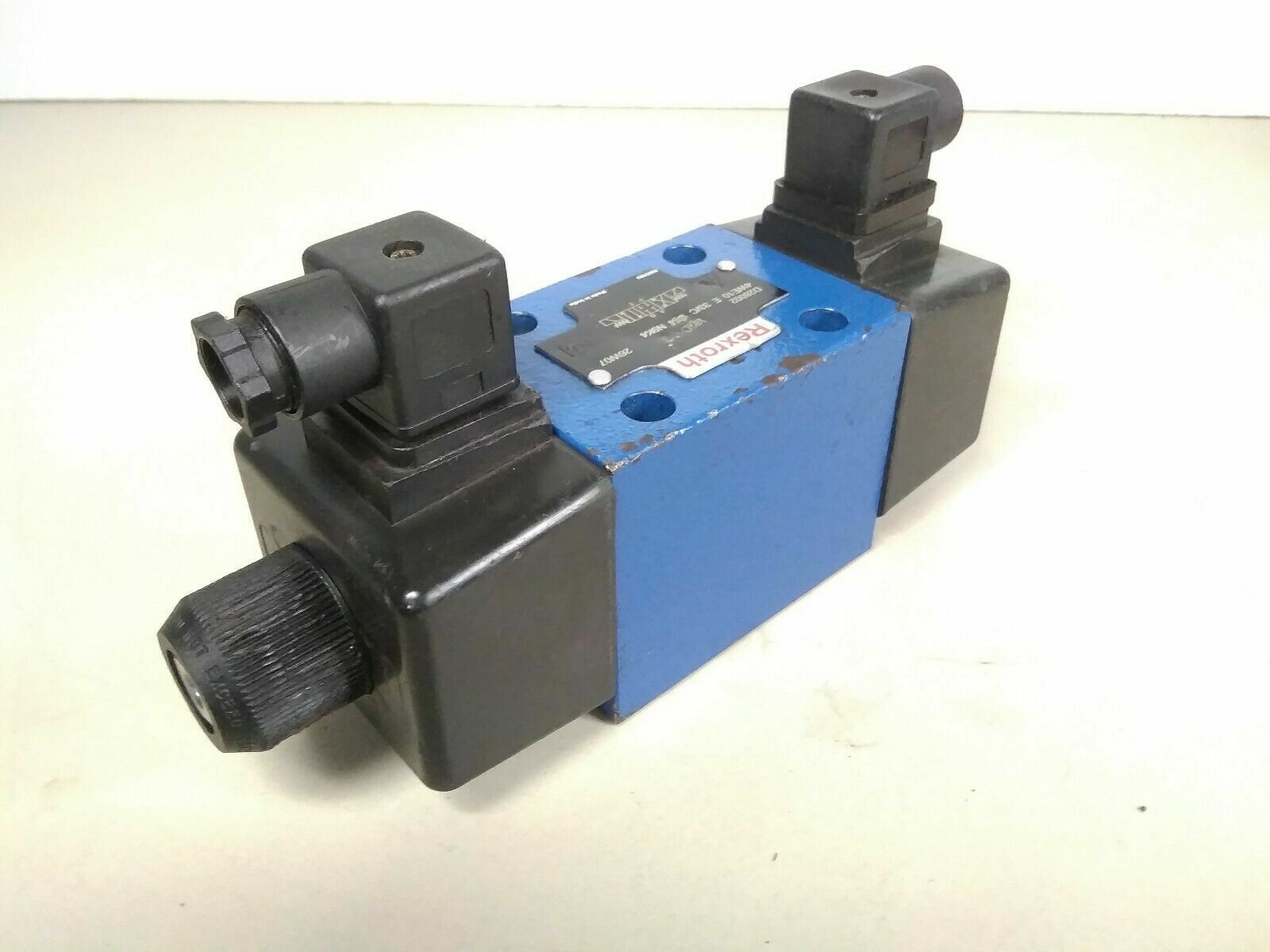 Rexroth 4we10 E 33 / C 110 N9k4 26w07 Directionnel Valve à Contrôle | eBay