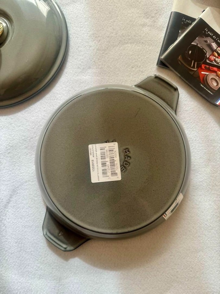 Staub Rare 3-piece set Cow Cocotte & Hot Plate x 2 Gray Made In France ...