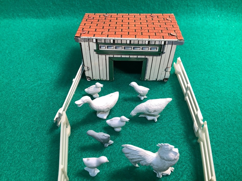 VINTAGE MARX FARM PLAYSET CHICKEN COOP WITH FENCE AND CHICKENS | eBay