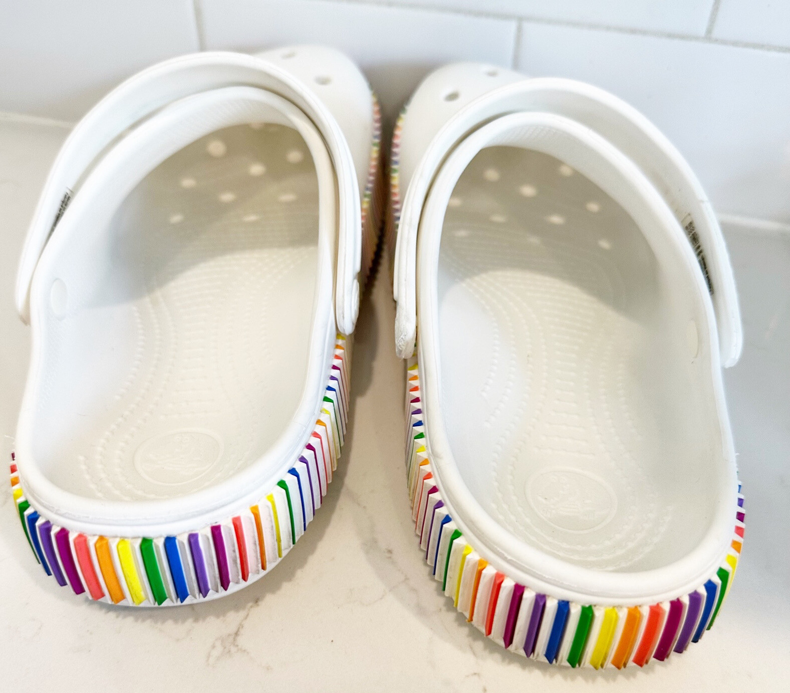 Crocs Crocband Color Spectrum White Clogs Rainbow Pri… - Gem