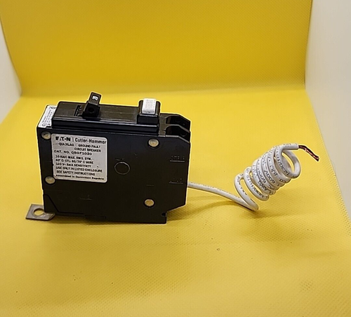 Eaton C-H. 20A Quicklag Ground Fault Circuit Breaker 120V-5mA Sensivity ...
