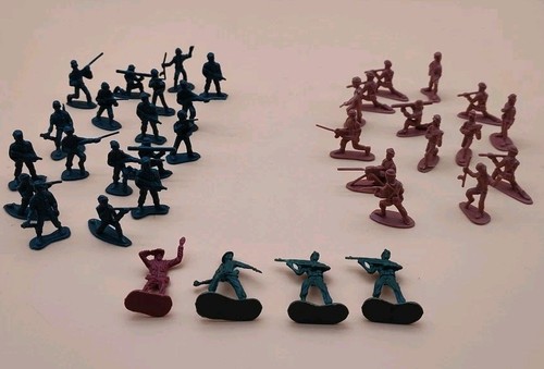 Toy Army Men Military Infantry Soldiers Green & Pink 35mm Scale | eBay