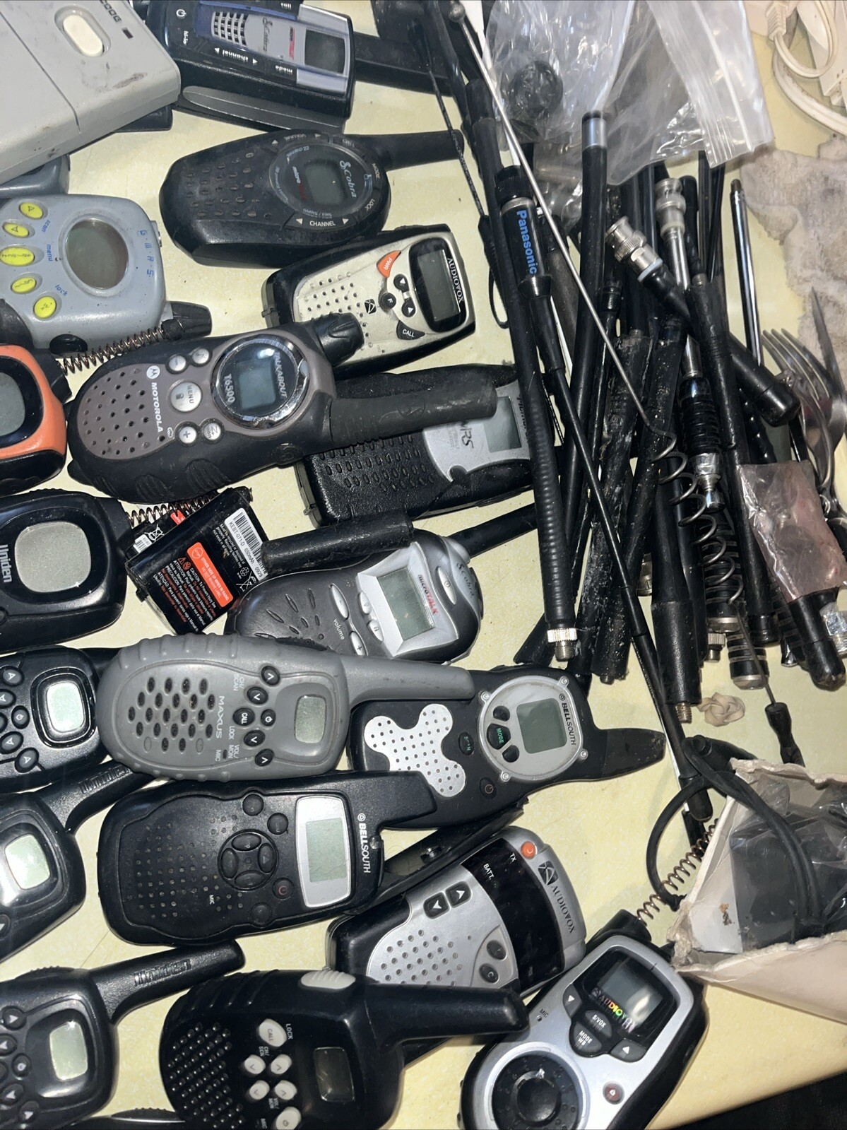 Radio Shack Pro-97 Portable Scanner & Uniden & MORE { UNTESTED } LOT OF ...