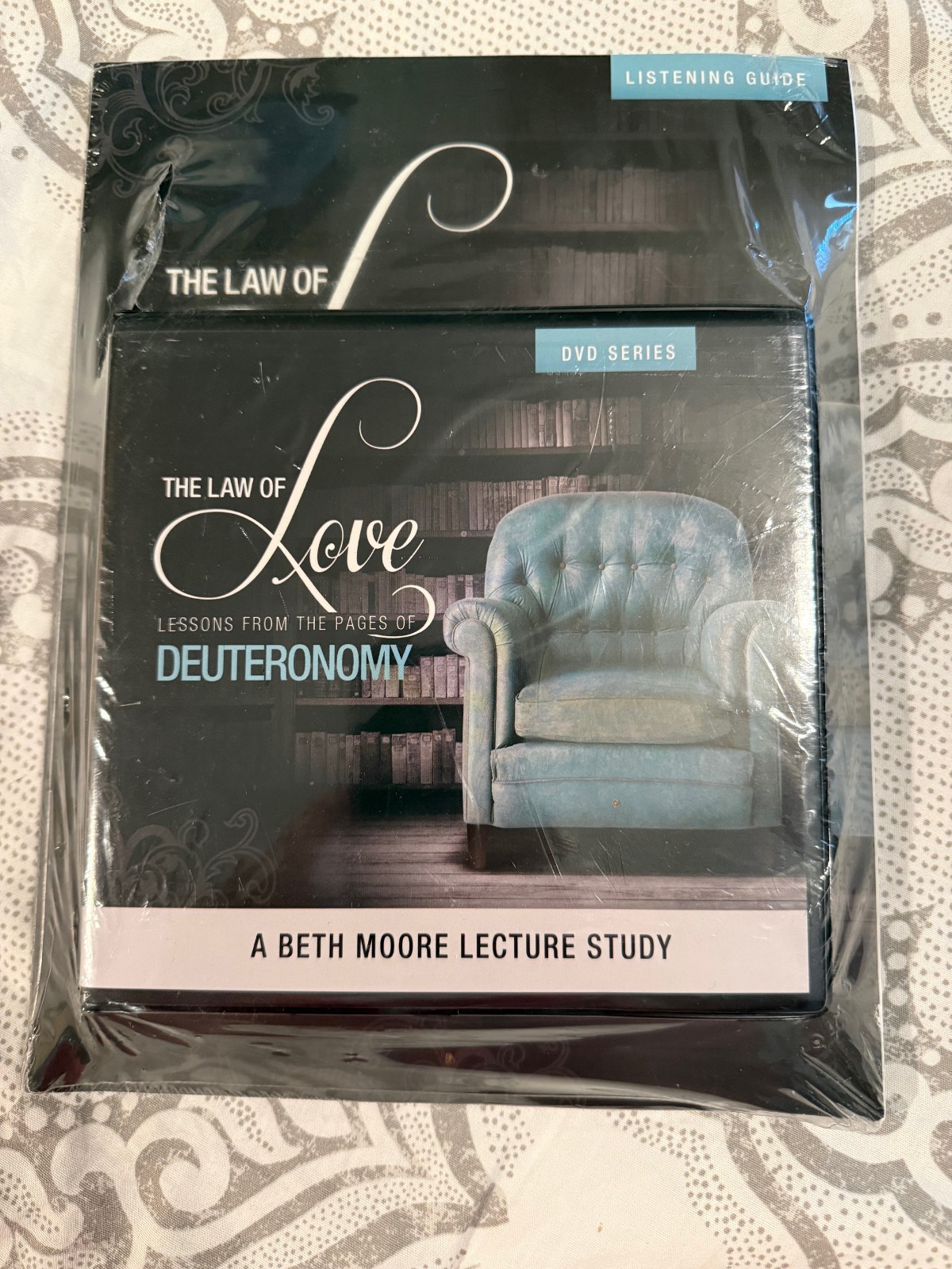NEW Beth Moore The Law Of Love Deuteronomy Lecture Study 6 DVDs ...