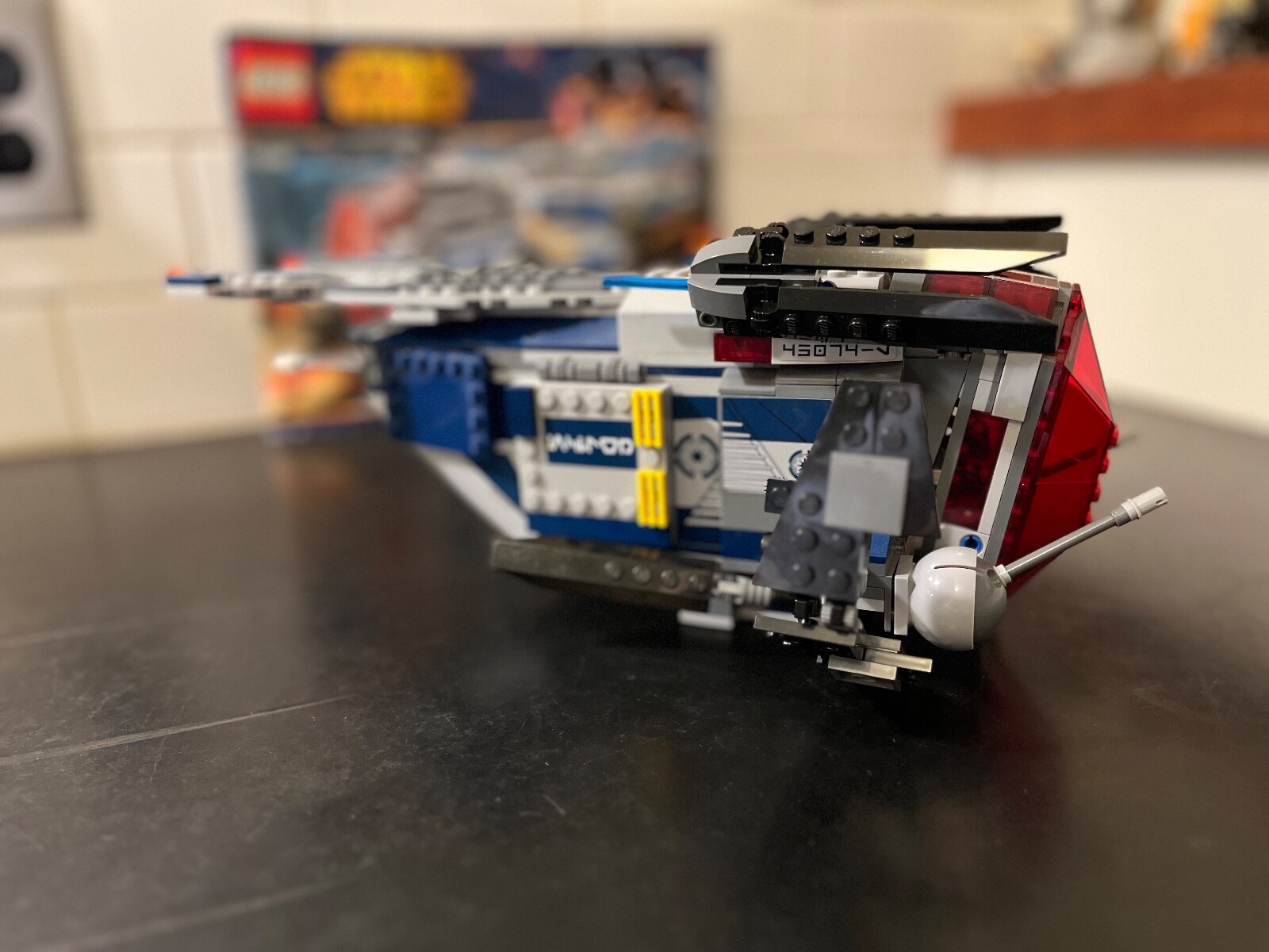 LEGO Star Wars Coruscant Police Gunship 75046 +Asoka, 2 Shock Troopers ...