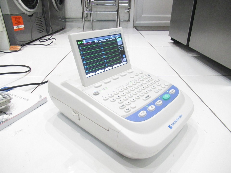 NIHON KOHDEN CARDIOFAX M ECG-2350 K PATIENT 7" ELECTROCARDIOGRAPH EKG ...