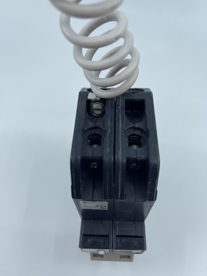 CH230GFT Eaton Plug-In 30 Amp 2 Pole 1 PH 240V Circuit Breaker USED | eBay