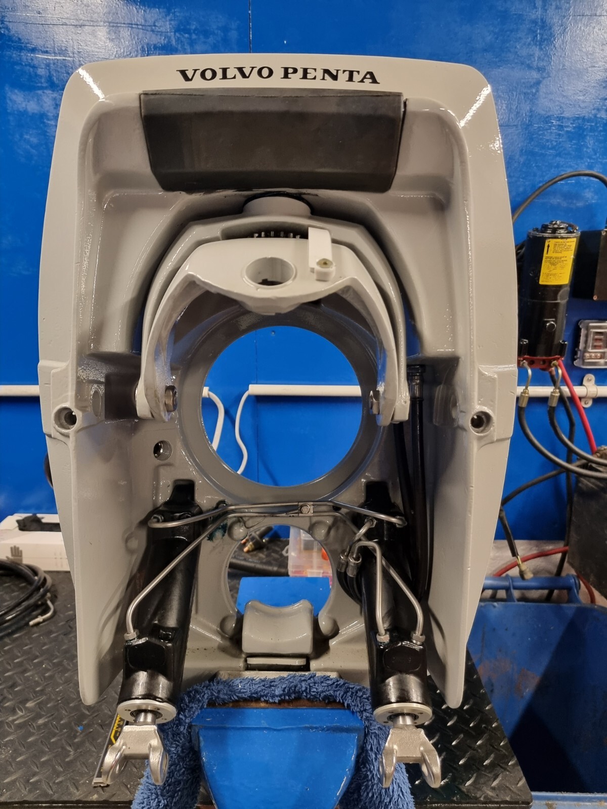 VOLVO PENTA 290 TRANSOM SHIELD | eBay UK