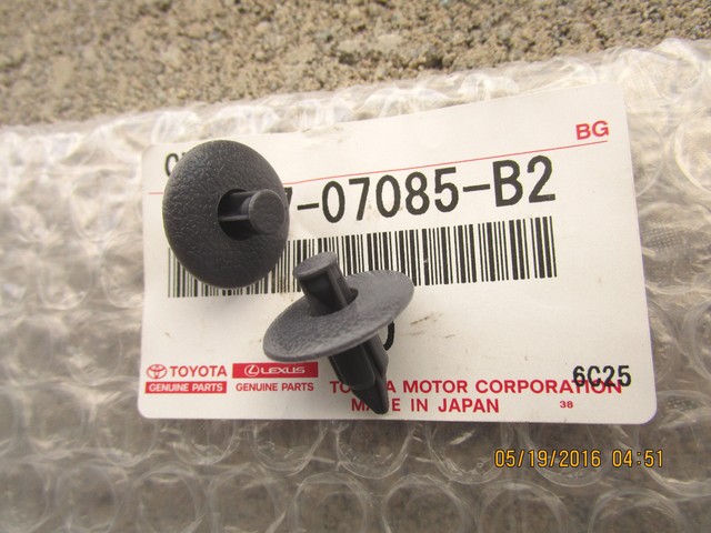 97 - 01 Toyota Tacoma Set of 2 Interior Door Panel Trim Board Clip ...
