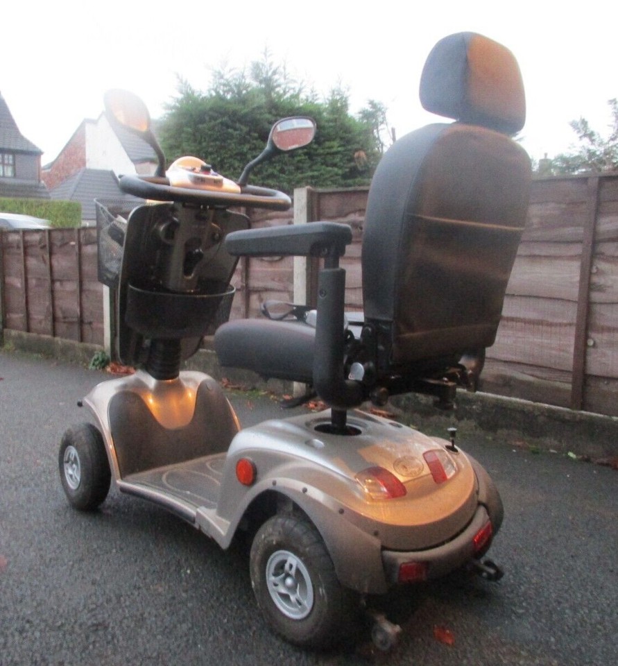 Kymco mobility scooter Geo 8 hardly used, 8 mph, purchased direct from ...