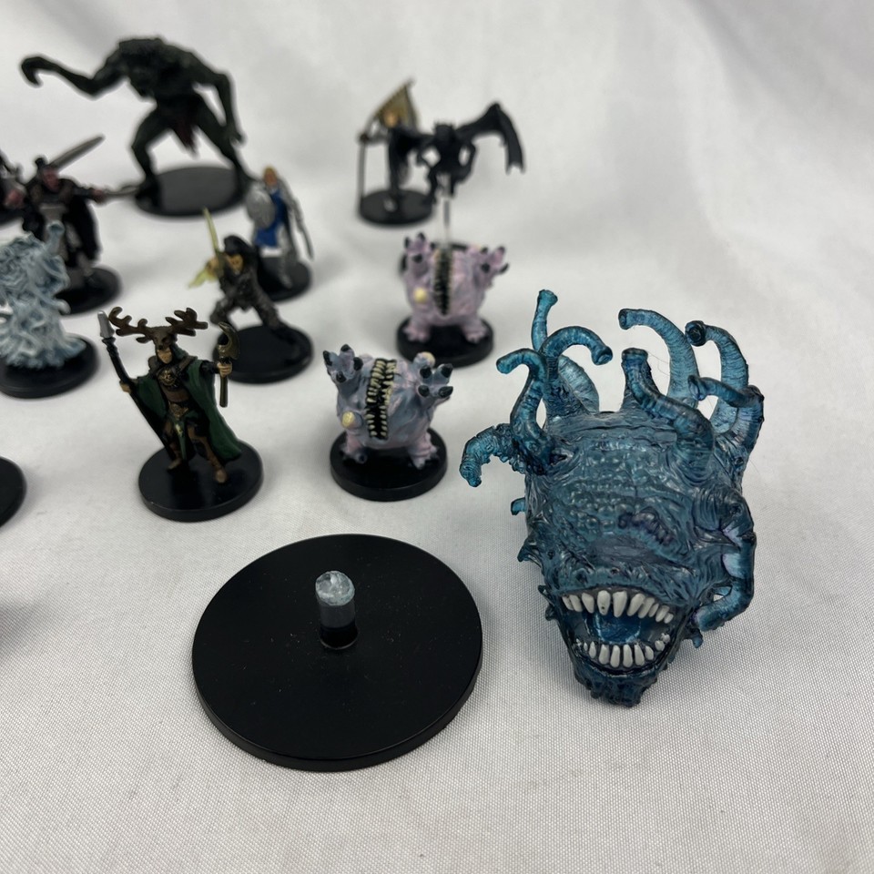Lot 26 Dungeons and Dragons Plastic Minis DnD Actual models shown | eBay