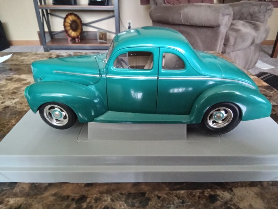 🔥American Muscle 1940 Ford Deluxe Coupe Street Rods 1:18 Diecast Car ...