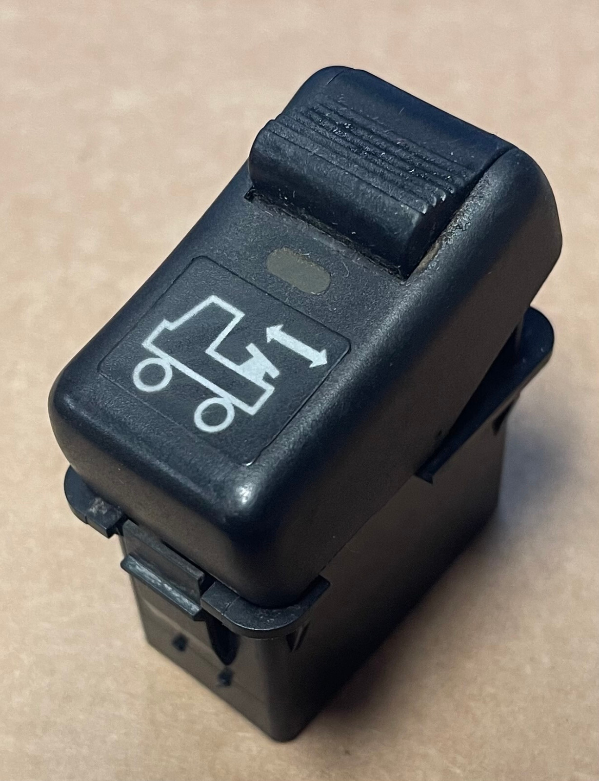 Volvo VNL 5th Wheel Slide Switch 8158235 for sale online | eBay