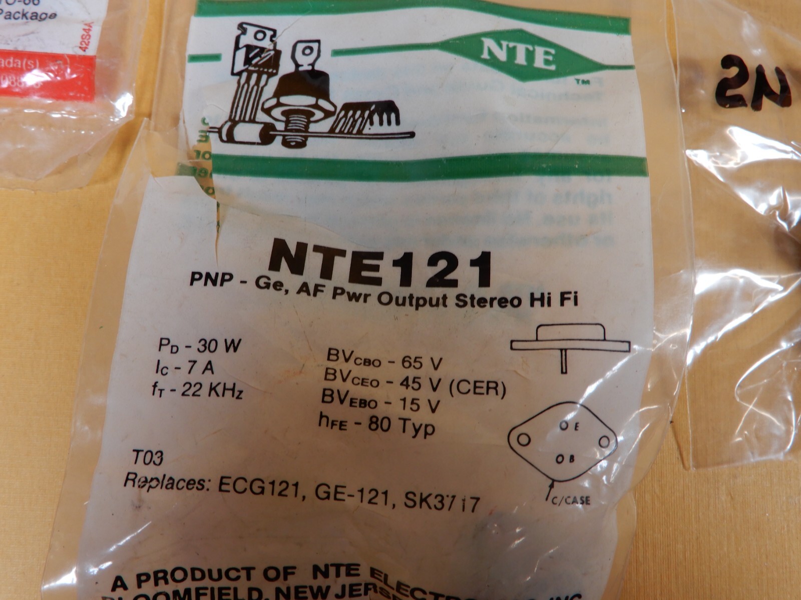 Huge Lot of Vintage TO-3 Transistors NTE121 2N669 2N443 2N3740 2N6235 ...