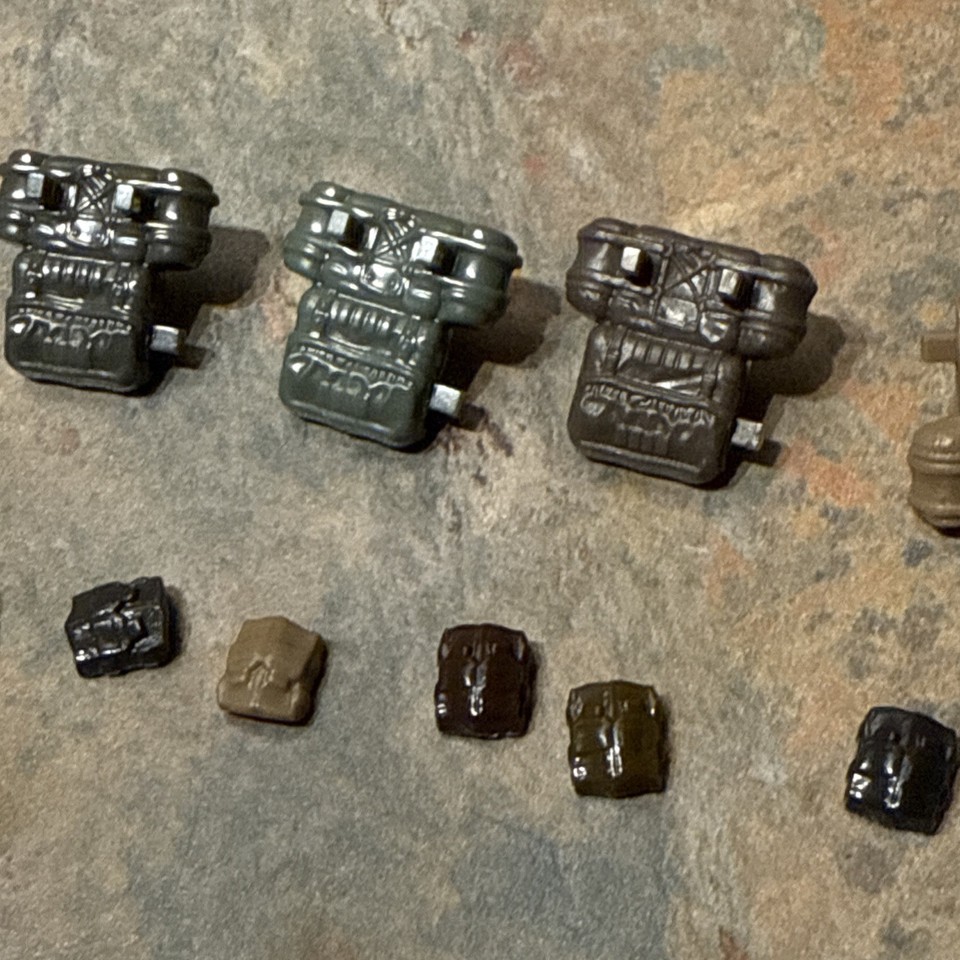 Mega Bloks Construx Call of Duty back pack and pouch accessories Lot of ...