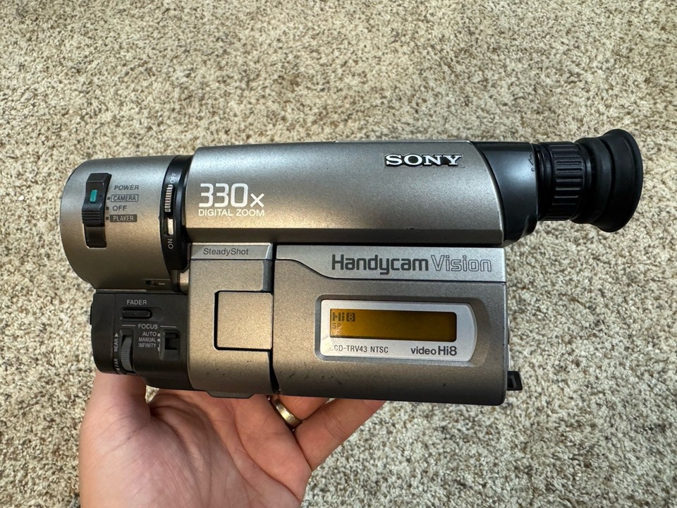 Sony Handycam CCD-TRV43 Hi8 330x Digital Zoom Video Camera Camcorder ...