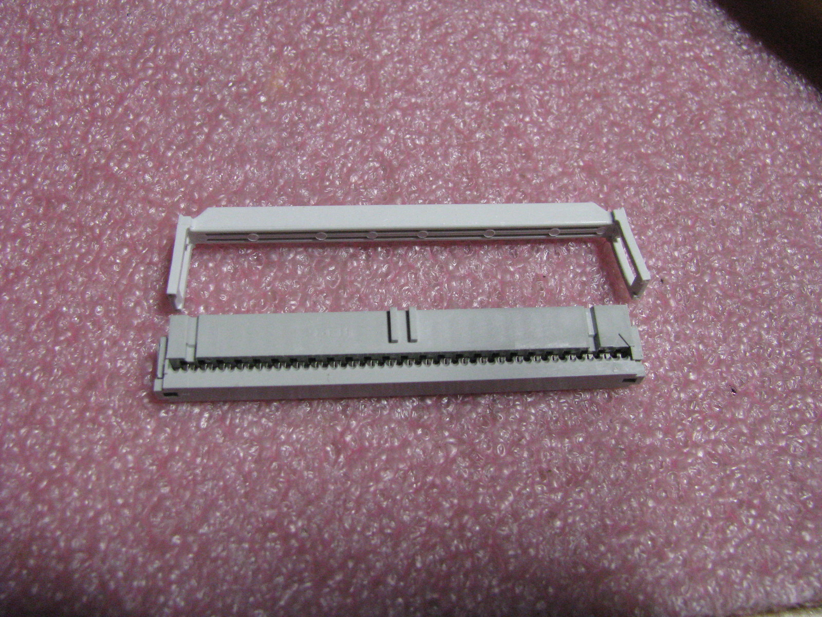 BERG / FCI CONNECTOR # 71602-050 ( LOT OF 40 PC ) NSN: 5935-01-437-6030 ...