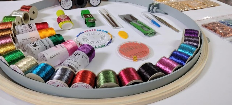 Aari Maggam Work Stand with Wooden Frame, 18 Inch Hoop, Multicolour ...